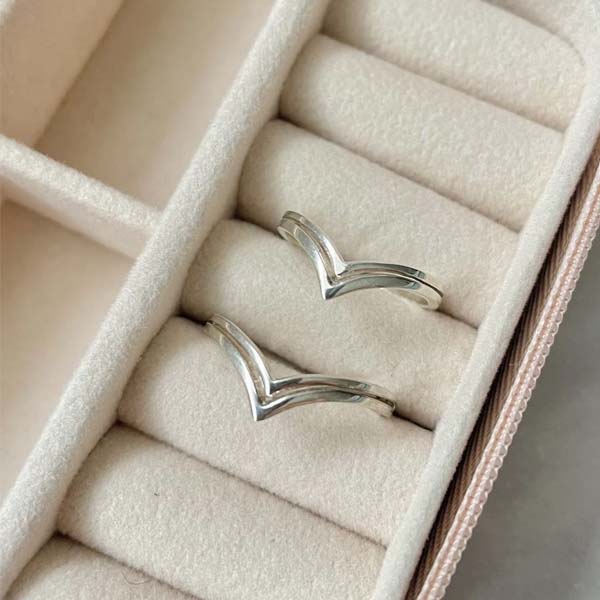 ANILLO EN PUNTA PLATA 925 – Wish Joyería